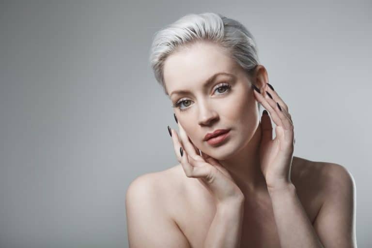 25 Types of White Hairstyles for Women (Photo Examples) – Headcurve