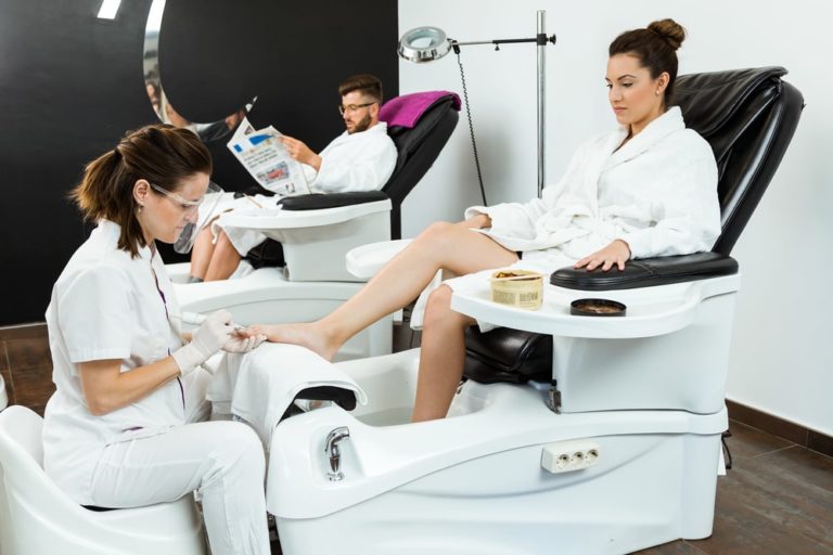 What To Do Before Getting A Pedicure Dos And Donts Headcurve