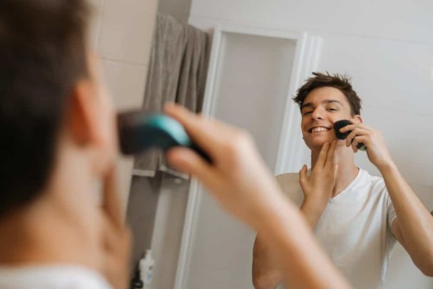 The 2 Different Types of Electric Shavers (Buying Guide) – Headcurve